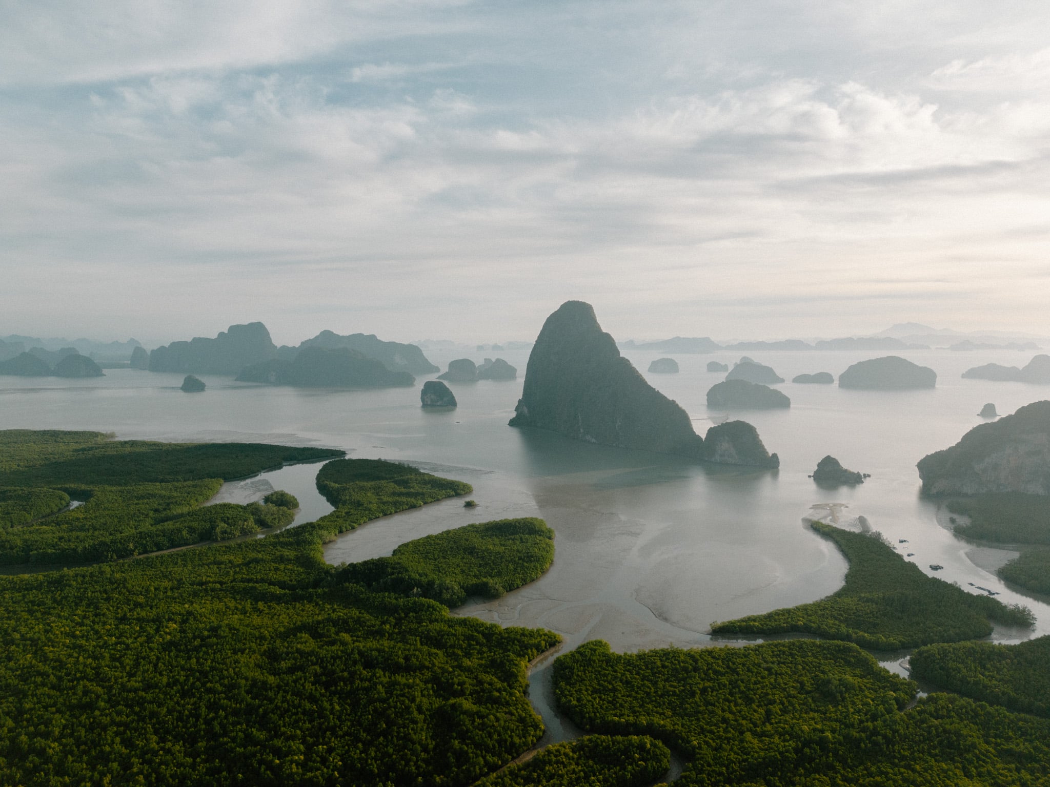 Phang Nga Bay et James Bond Island : suivez les guides